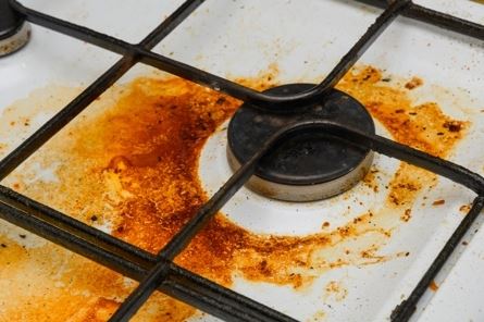 What You Should Do If a Grease Fire Starts in Your Home